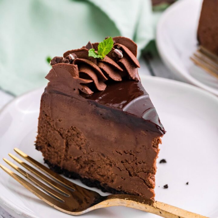The BEST Instant Pot Mint Chocolate Cheesecake - Baking Up Memories